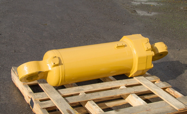 Rebuilt CYLINDER GRP - RIPPER LIFT LH 1018614 : Portland Tractor Inc. (PTI)