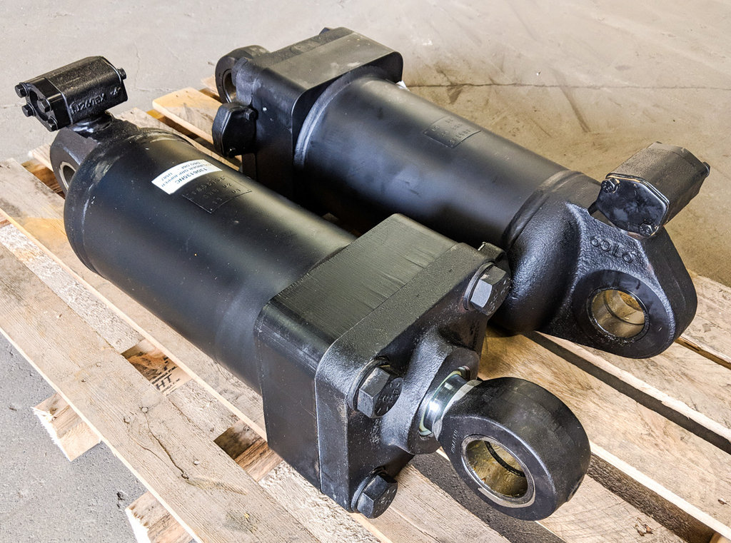 Unused Caterpillar CYLINDER GRP - RIPPER 1306135 | Portland Tractor Inc ...