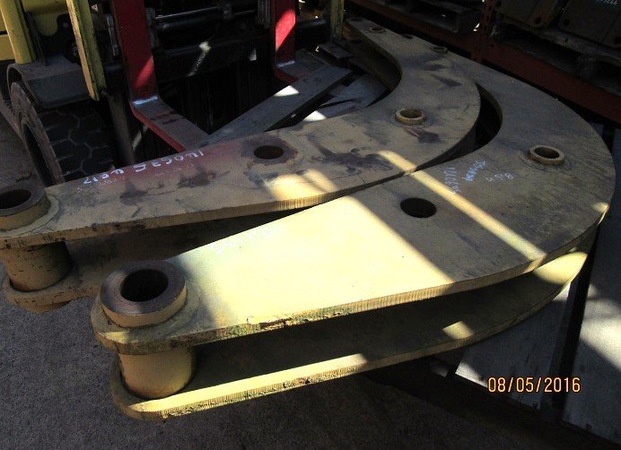 Used FRAME A - APRON LIFT 1U0635 | Portland Tractor Inc. (PTI)