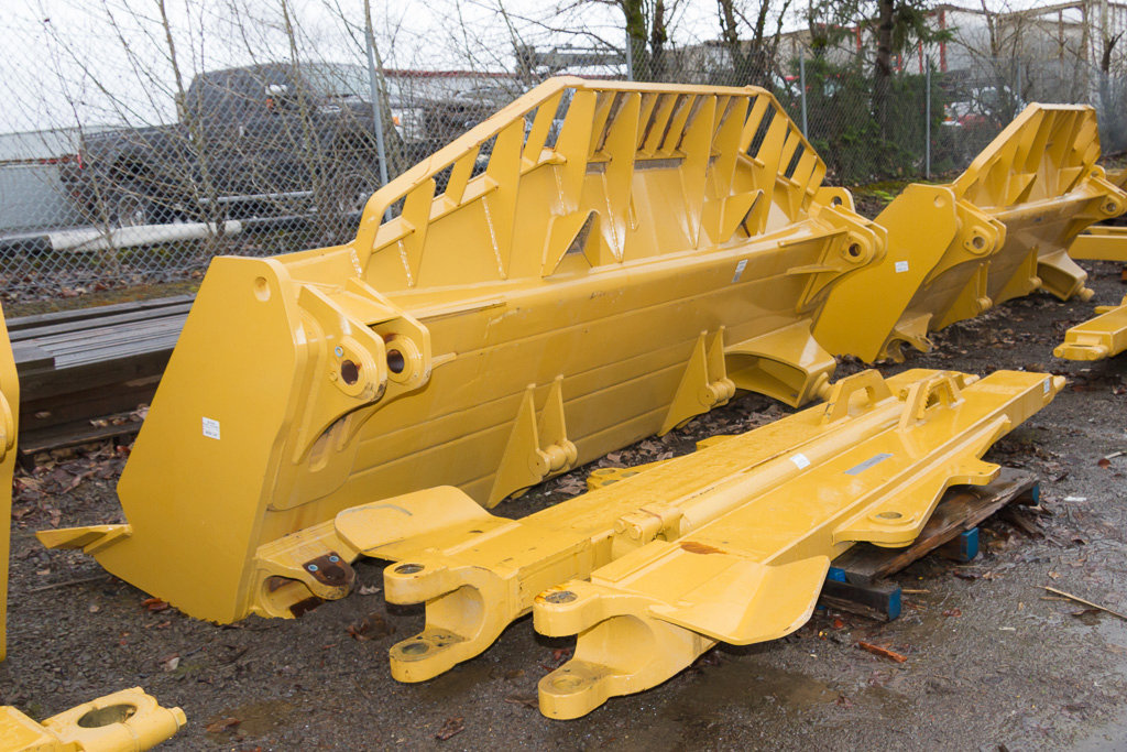 Unused Caterpillar BLADE - 8 SU DOZER 38-0195 : Portland Tractor Inc. (PTI)