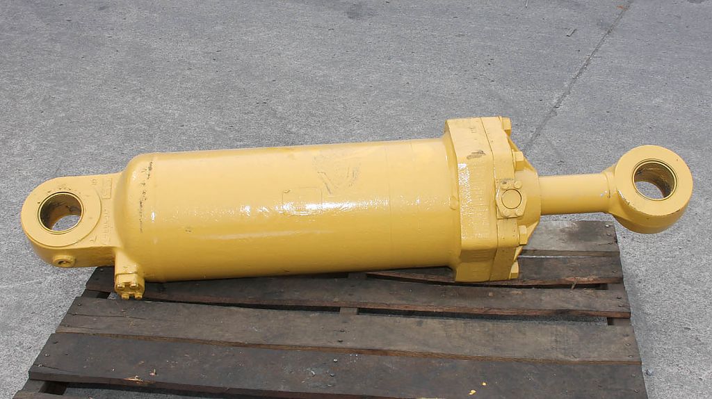 Rebuilt CYLINDER GRP - RIPPER LH 4T5111 | Portland Tractor Inc. (PTI)