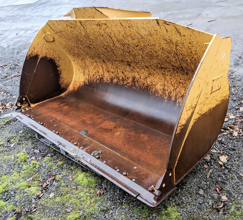 Good Used BUCKET - 99" GP 60-1849 : Portland Tractor Inc. (PTI)