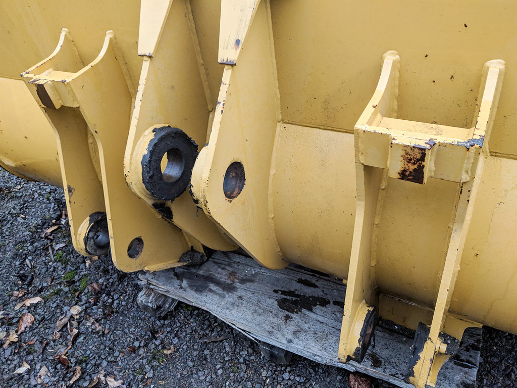 Good Used BUCKET - 99" GP 60-1849 : Portland Tractor Inc. (PTI)