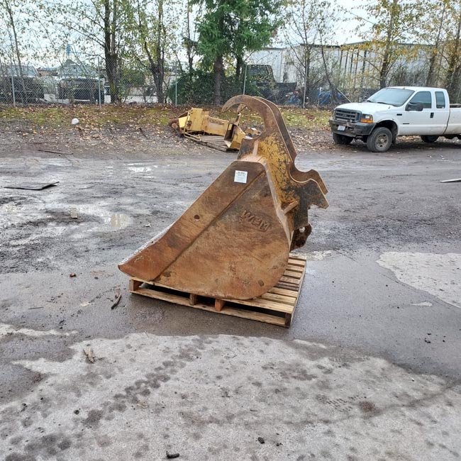 Good Used BUCKET - 60" WEDGE LOCK 60-2092 | Portland Tractor Inc. (PTI)