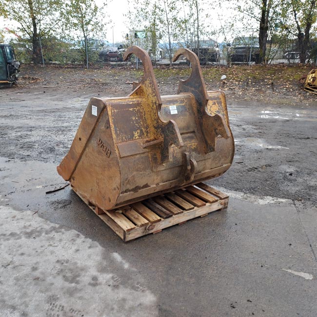 Good Used BUCKET - 60" WEDGE LOCK 60-2092 | Portland Tractor Inc. (PTI)