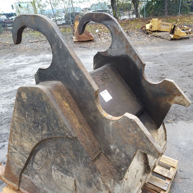 Good Used BUCKET - 36" WEDGE LOCK 60-2093 : Portland Tractor Inc. (PTI)