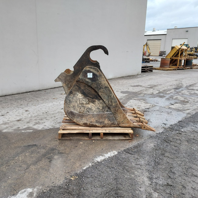 Good Used BUCKET - 36" WEDGE LOCK 60-2093 : Portland Tractor Inc. (PTI)
