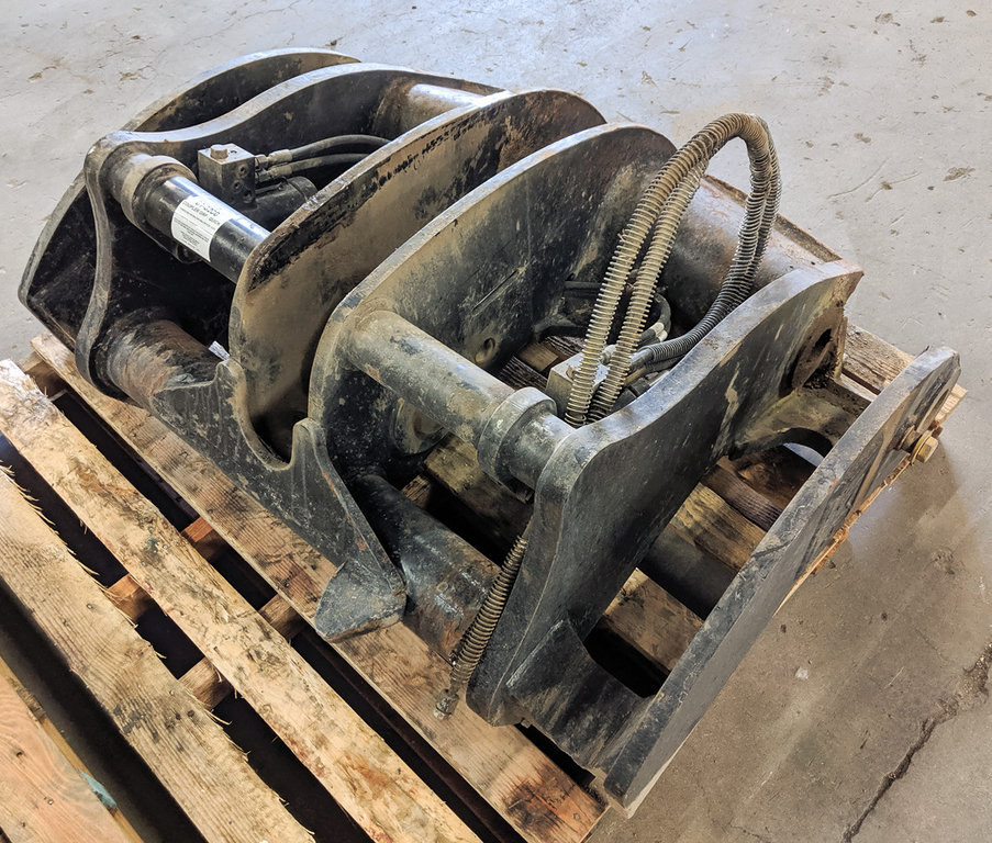 Good Used COUPLER GRP - FUSION QUICK 61-0280 : Portland Tractor Inc. (PTI)