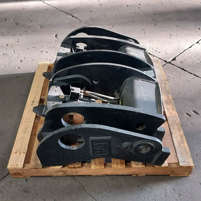 Good Used COUPLER GRP - QUICK FUSION 61-0437 : Portland Tractor Inc. (PTI)